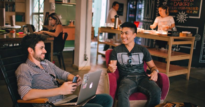 9 tips to confidently speak a foreign language - Paletra